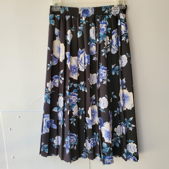 Vintage | Skirts | Vintage Tan Jay Pleated Skirt 8 Petite Black And ...